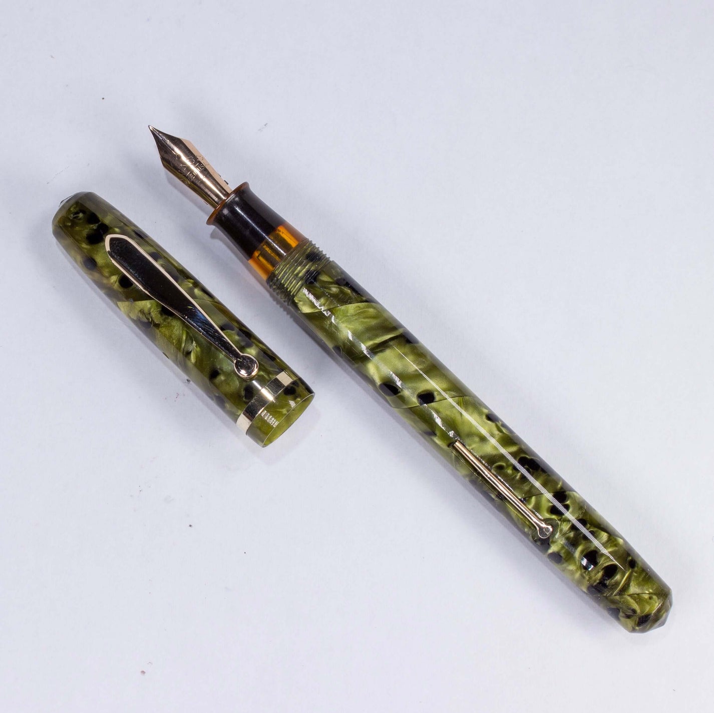WASP Vacuum-Fil, Lever Filler Fountain Pen. Green Birdseye finish ...